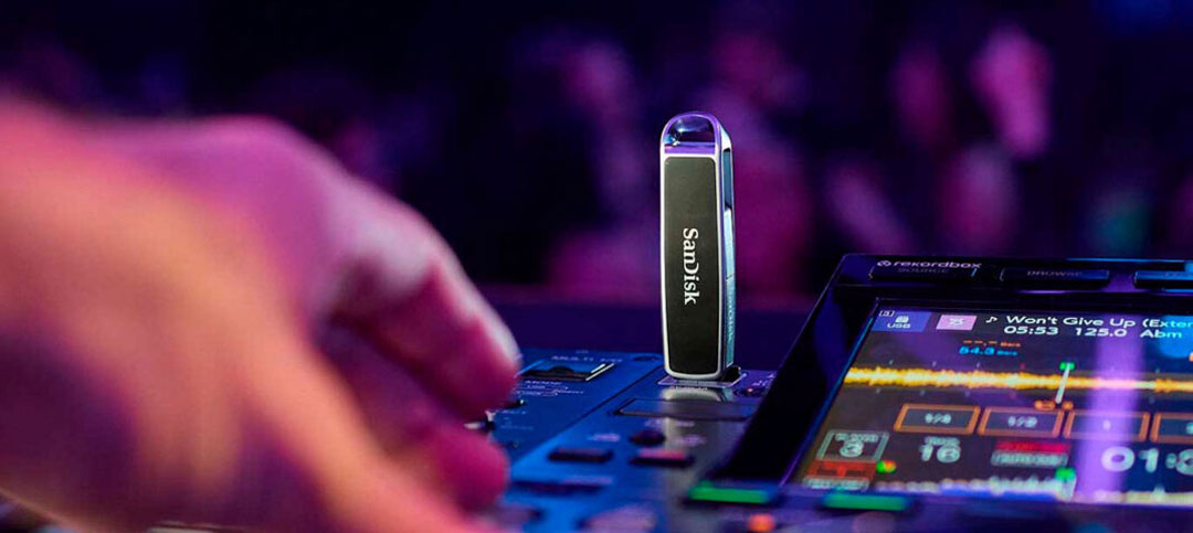 SanDisk представила USB-флешку для диджеев DJ Flash Drive